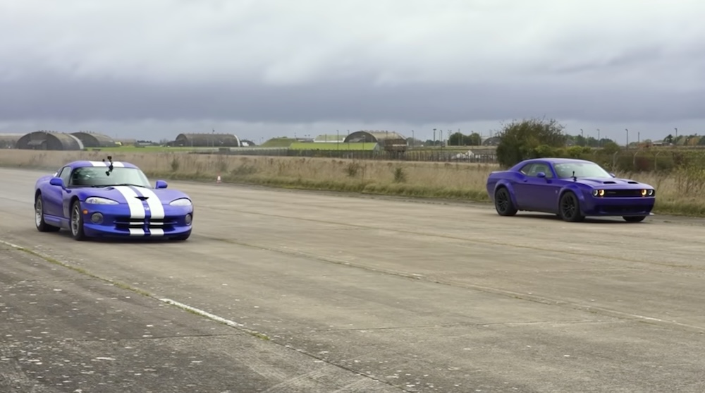 Dodge Viper GTS vs Challenger R/T Scat Pack: Mopar Drag Race Battle ...